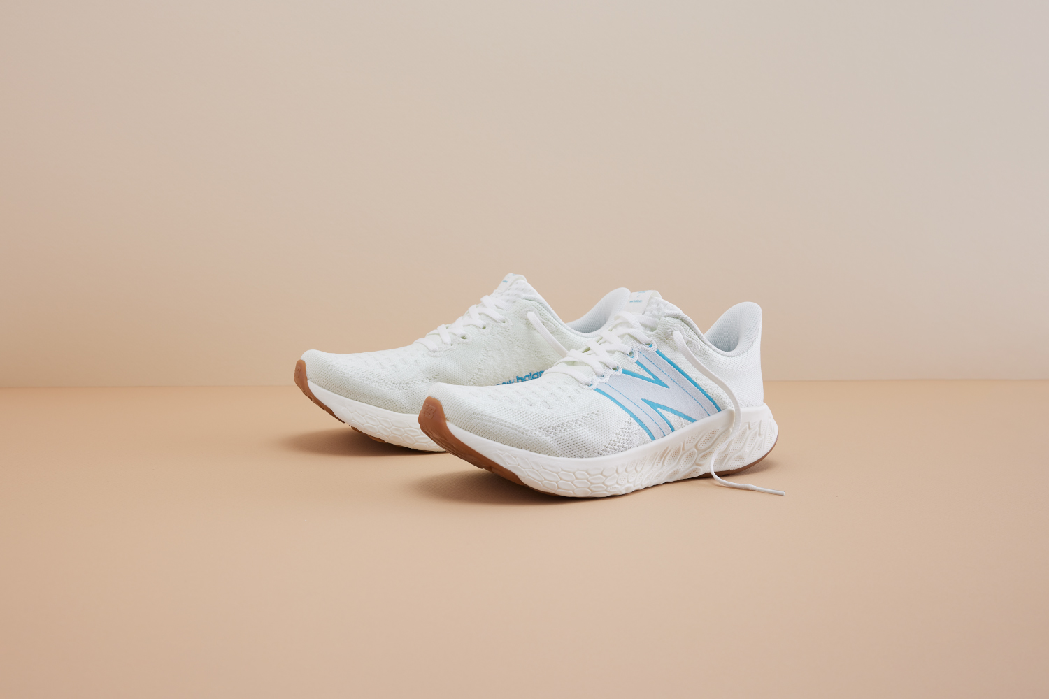 NB公式 - ニュースリリース - BLUE BOTTLE COFFEE × New Balance コラボレーションシューズ「Fresh ...